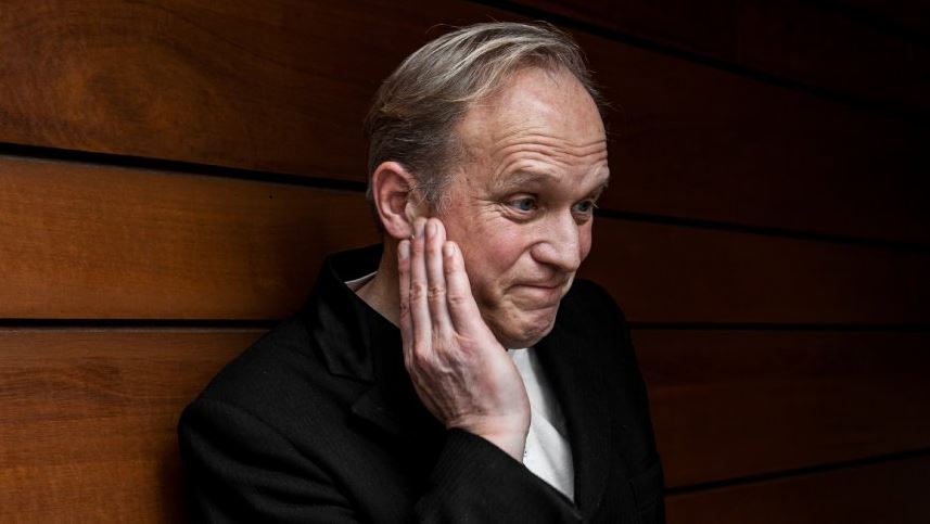 El actor, músico y escritor Ulrich Tukur sufre de tinnitus - Info acúfenos